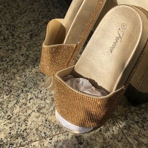 Golden Threads | Shoes | Gold Sparklers | Poshmark